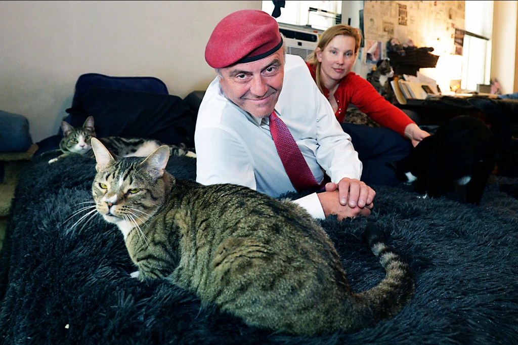 NYC Mayoral Candidate Has 16 Cats – Pain In The Bud