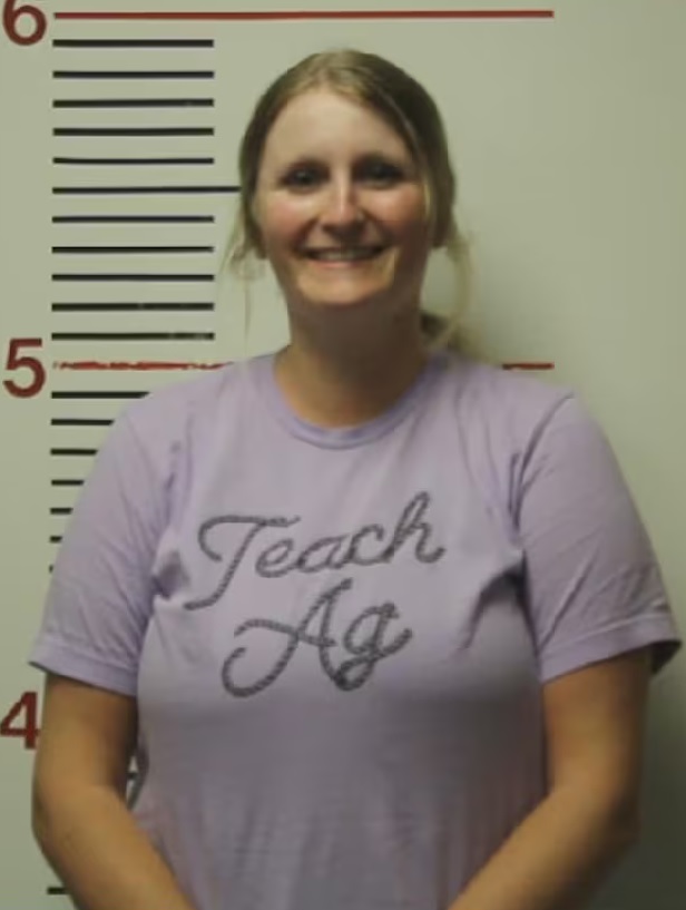 Texas Teacher Grins In Mugshot After STAPLING A Screaming Cat In Front ...